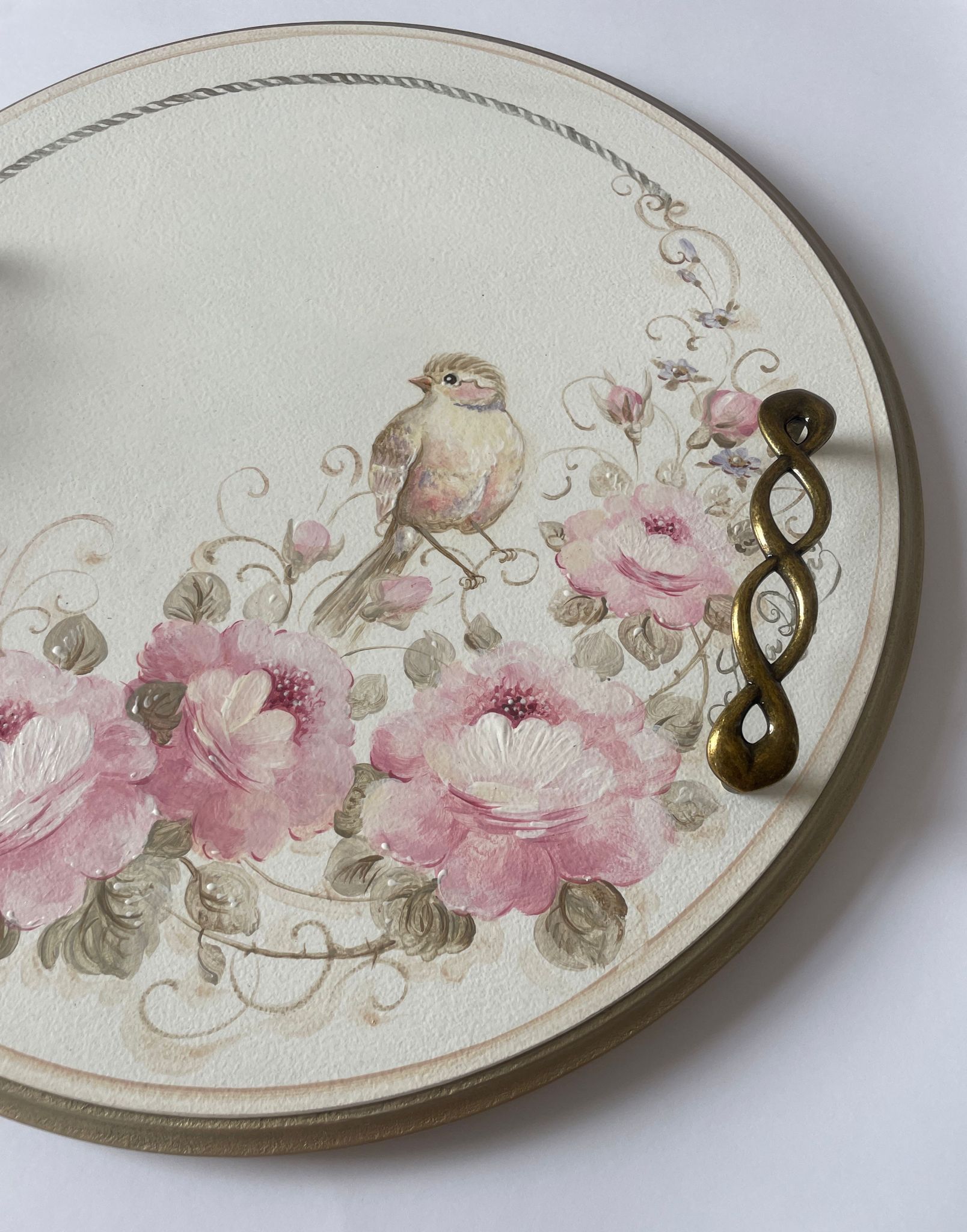 Tava pictata manual cu trandafiri si vrabiuta - Cadou De Casa Noua